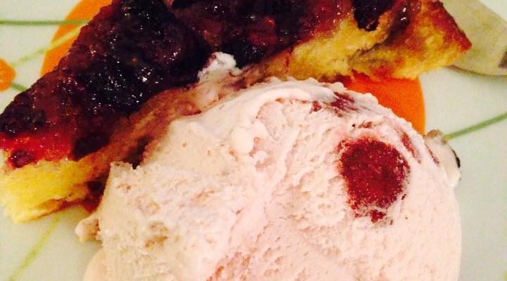 Gâteau renversé aux fruits rouges